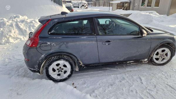 Blue Volvo C30 2010 in Vilnius, with an engine capacity of 1.60 L and mileage of 279 thousand km for 1700 €, photo 4 on AUTOMOTO.COM.LV