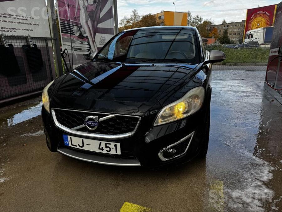 Zils Volvo C30 2010 Rīga, ar dzinēja tilpumu 2.00 L un nobraukumu 248 tūkst. km par 2500 €, foto 9 vietnē AUTOMOTO.COM.LV