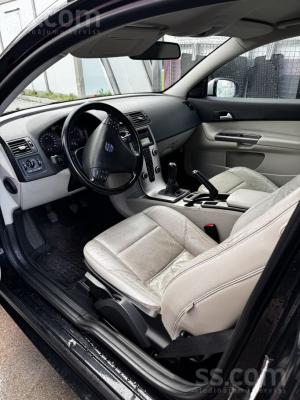 Zils Volvo C30 2010 Rīga, ar dzinēja tilpumu 2.00 L un nobraukumu 248 tūkst. km par 2500 €, foto 10 vietnē AUTOMOTO.COM.LV