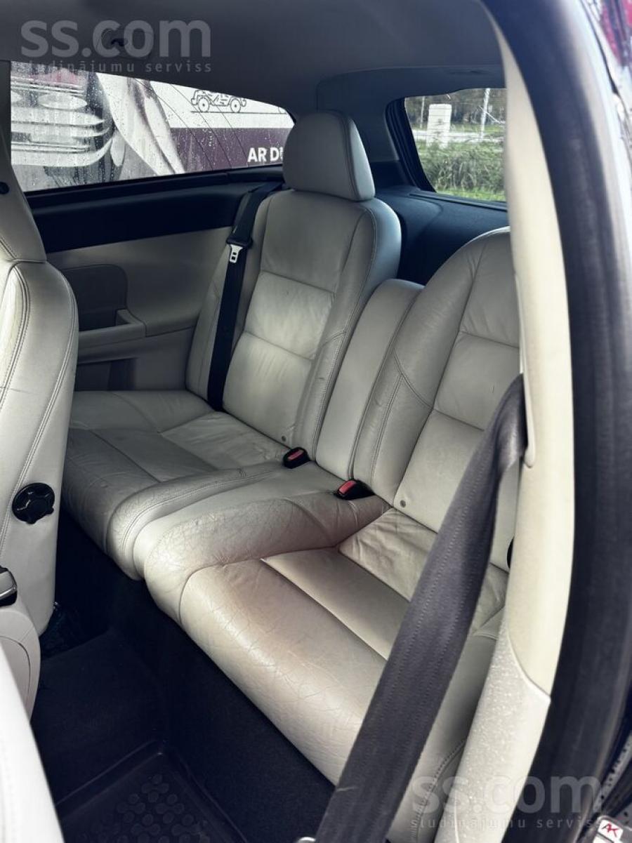 Zils Volvo C30 2010 Rīga, ar dzinēja tilpumu 2.00 L un nobraukumu 248 tūkst. km par 2500 €, foto 11 vietnē AUTOMOTO.COM.LV