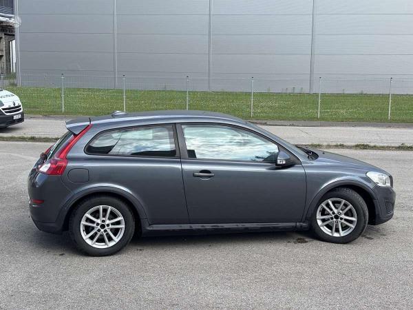 Zils Volvo C30 2010 Kauņa, ar dzinēja tilpumu 1.60 L un nobraukumu 273 tūkst. km par 2499 €, foto 4 vietnē AUTOMOTO.COM.LV