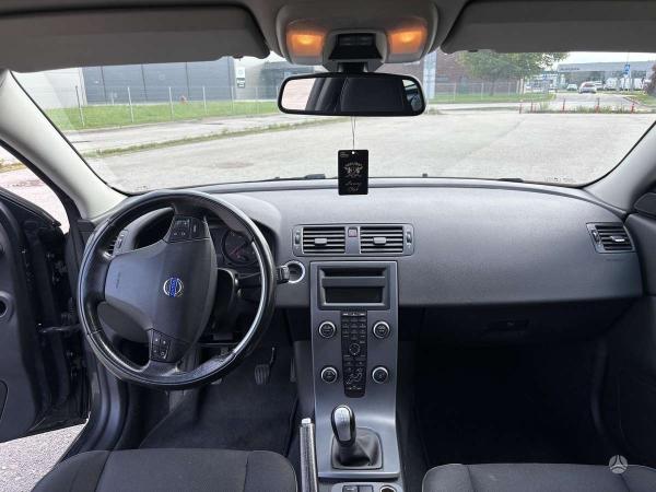 Zils Volvo C30 2010 Kauņa, ar dzinēja tilpumu 1.60 L un nobraukumu 273 tūkst. km par 2499 €, foto 9 vietnē AUTOMOTO.COM.LV