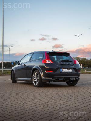 Blue Volvo C30 2010 in Riga, with an engine capacity of 2.50 L and mileage of 244 thousand km for 6500 €, photo 3 on AUTOMOTO.COM.LV