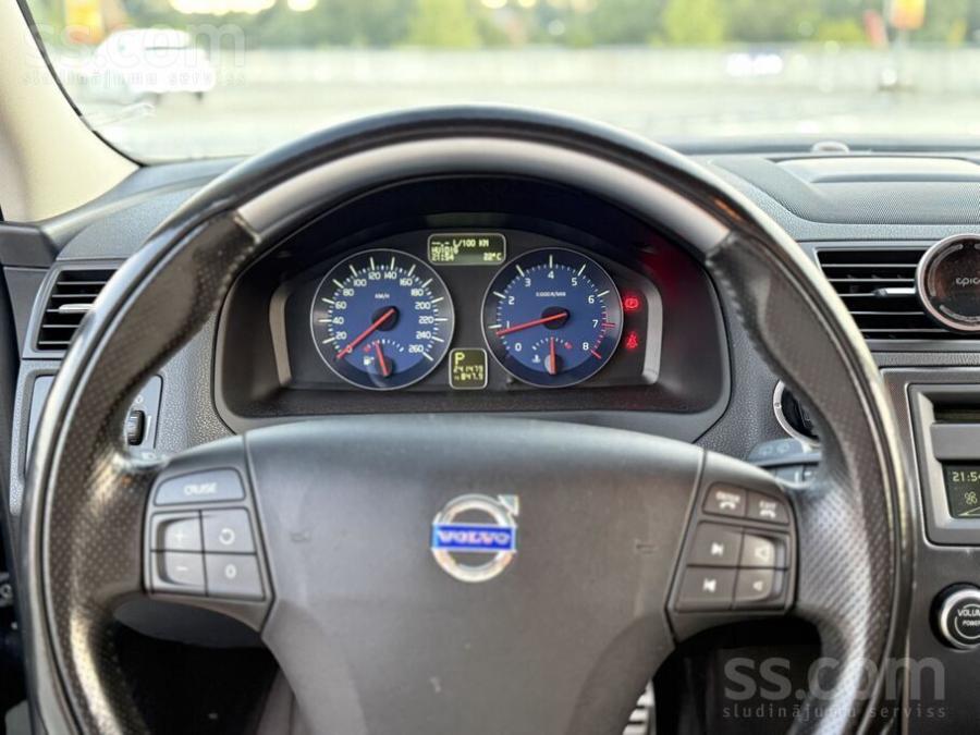Blue Volvo C30 2010 in Riga, with an engine capacity of 2.50 L and mileage of 244 thousand km for 6500 €, photo 8 on AUTOMOTO.COM.LV