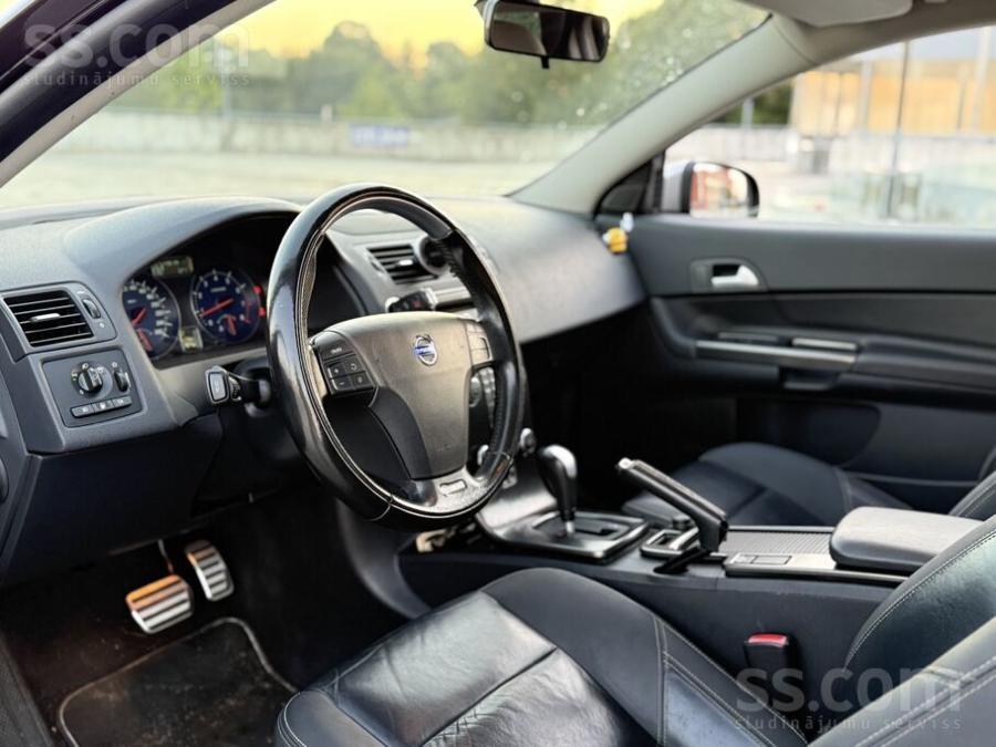 Blue Volvo C30 2010 in Riga, with an engine capacity of 2.50 L and mileage of 244 thousand km for 6500 €, photo 11 on AUTOMOTO.COM.LV
