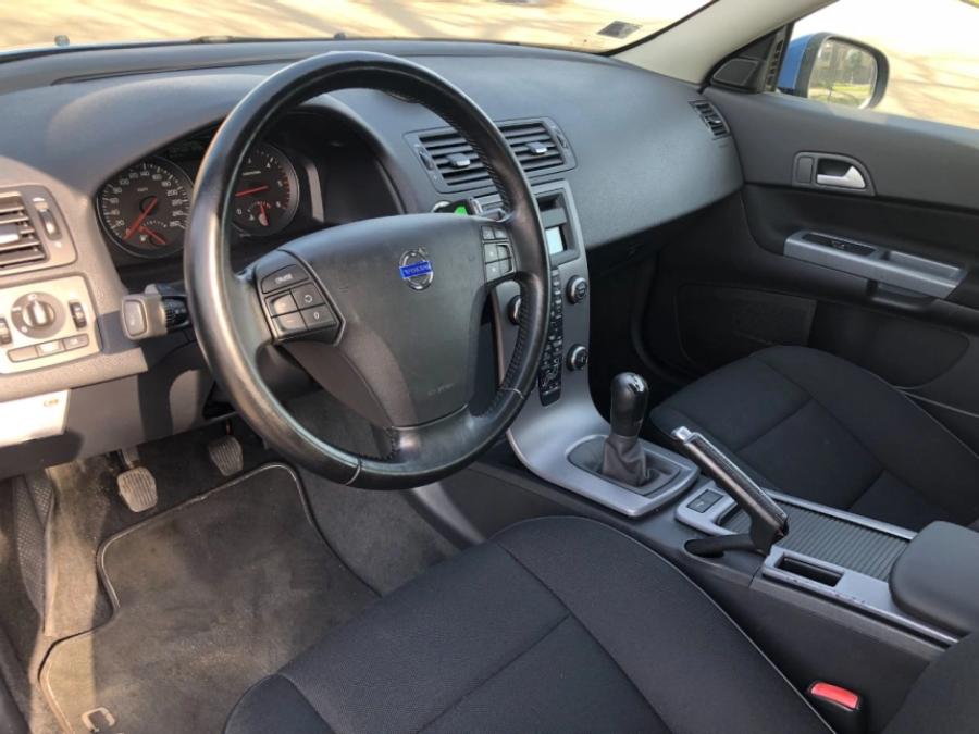Zils Volvo C30 2011 Rīga, ar dzinēja tilpumu 1.60 L un nobraukumu 272 tūkst. km par 4950 €, foto 8 vietnē AUTOMOTO.COM.LV