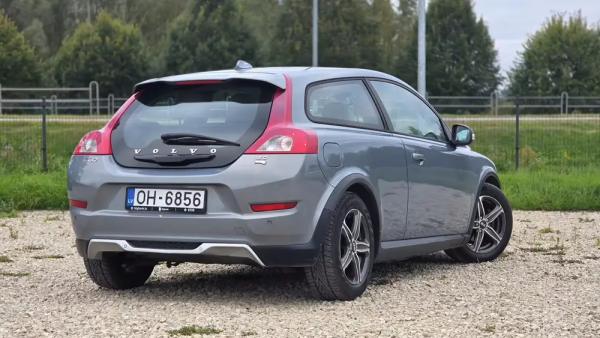 Zils Volvo C30 2011 Jelgava, ar dzinēja tilpumu 1.60 L un nobraukumu 245 tūkst. km par 3990 €, foto 4 vietnē AUTOMOTO.COM.LV