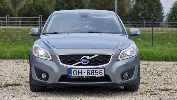 Zils Volvo C30 2011 Jelgava, ar dzinēja tilpumu 1.60 L un nobraukumu 245 tūkst. km par 3990 €, foto 5 vietnē AUTOMOTO.COM.LV