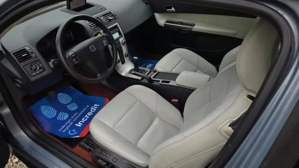 Zils Volvo C30 2011 Jelgava, ar dzinēja tilpumu 1.60 L un nobraukumu 245 tūkst. km par 3990 €, foto 9 vietnē AUTOMOTO.COM.LV
