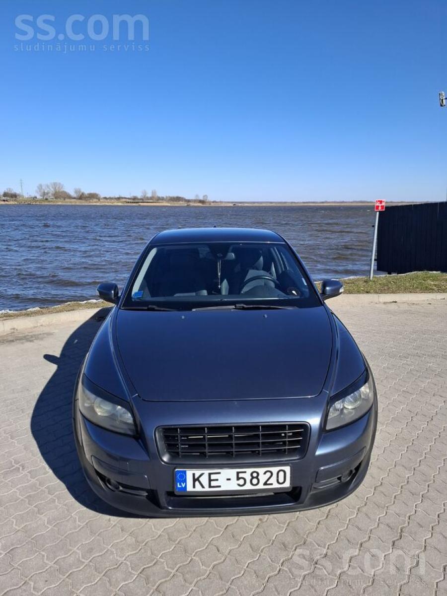 Blue Volvo C30 2007 in Liepaja, with an engine capacity of 1.60 L and mileage of 320 thousand km for 2000 €, photo 2 on AUTOMOTO.COM.LV