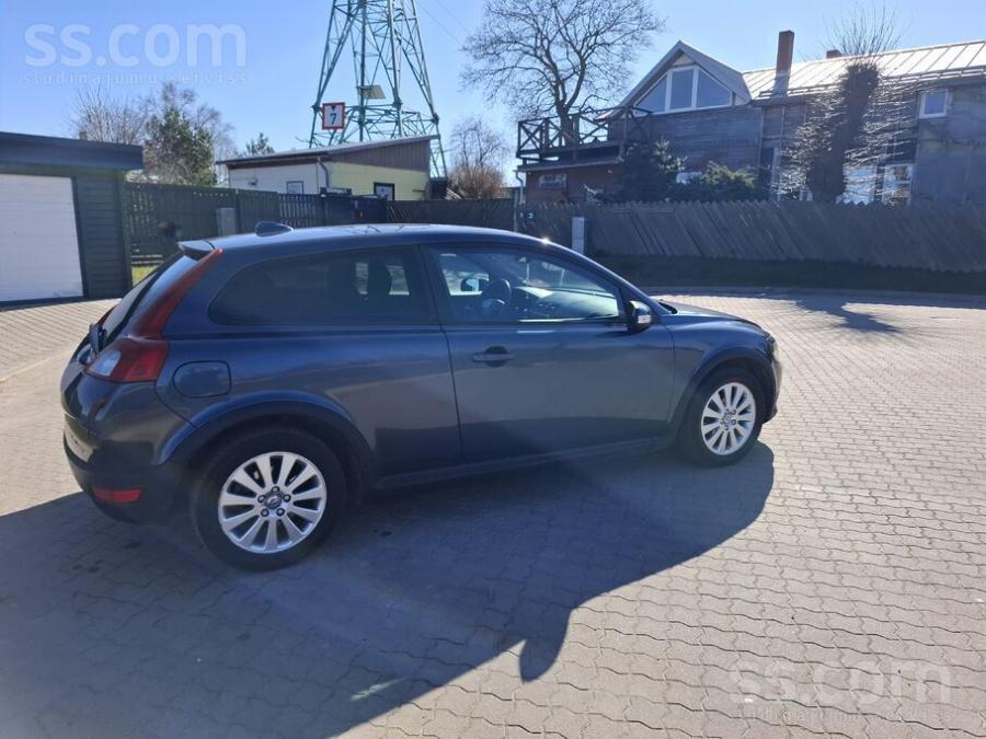 Blue Volvo C30 2007 in Liepaja, with an engine capacity of 1.60 L and mileage of 320 thousand km for 2000 €, photo 3 on AUTOMOTO.COM.LV