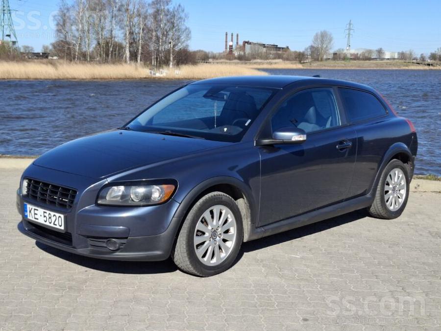 Blue Volvo C30 2007 in Liepaja, with an engine capacity of 1.60 L and mileage of 320 thousand km for 2000 €, photo 4 on AUTOMOTO.COM.LV