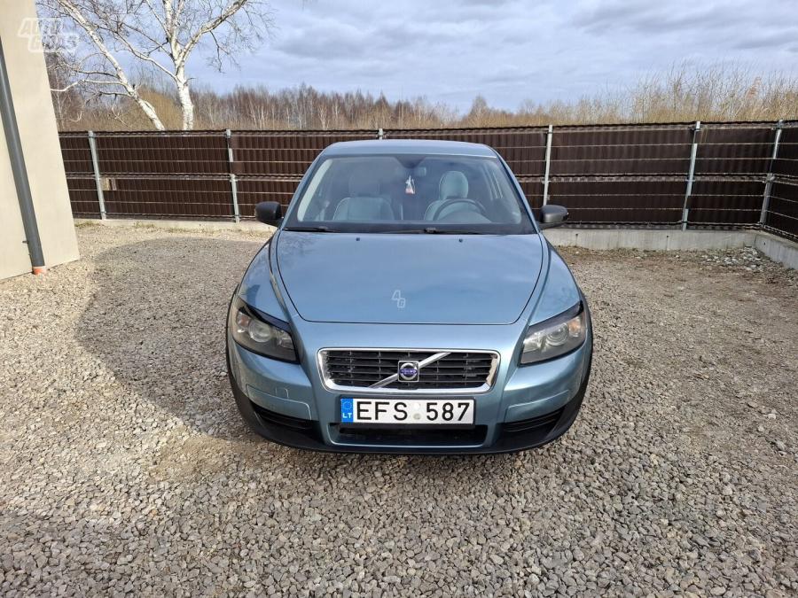 Blue Volvo C30 2007 in Siauliai, with an engine capacity of 1.60 L and mileage of 285 thousand km for 1500 €, photo 3 on AUTOMOTO.COM.LV