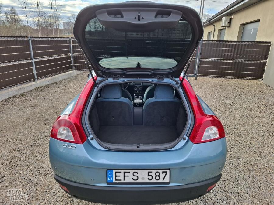 Blue Volvo C30 2007 in Siauliai, with an engine capacity of 1.60 L and mileage of 285 thousand km for 1500 €, photo 12 on AUTOMOTO.COM.LV