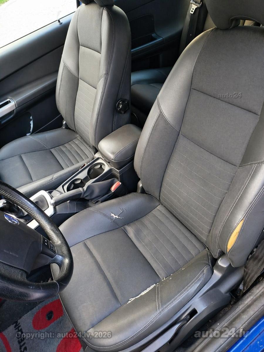 Zils Volvo C30 2007 Tallina, ar dzinēja tilpumu 1.60 L un nobraukumu 388 tūkst. km par 2500 €, foto 5 vietnē AUTOMOTO.COM.LV