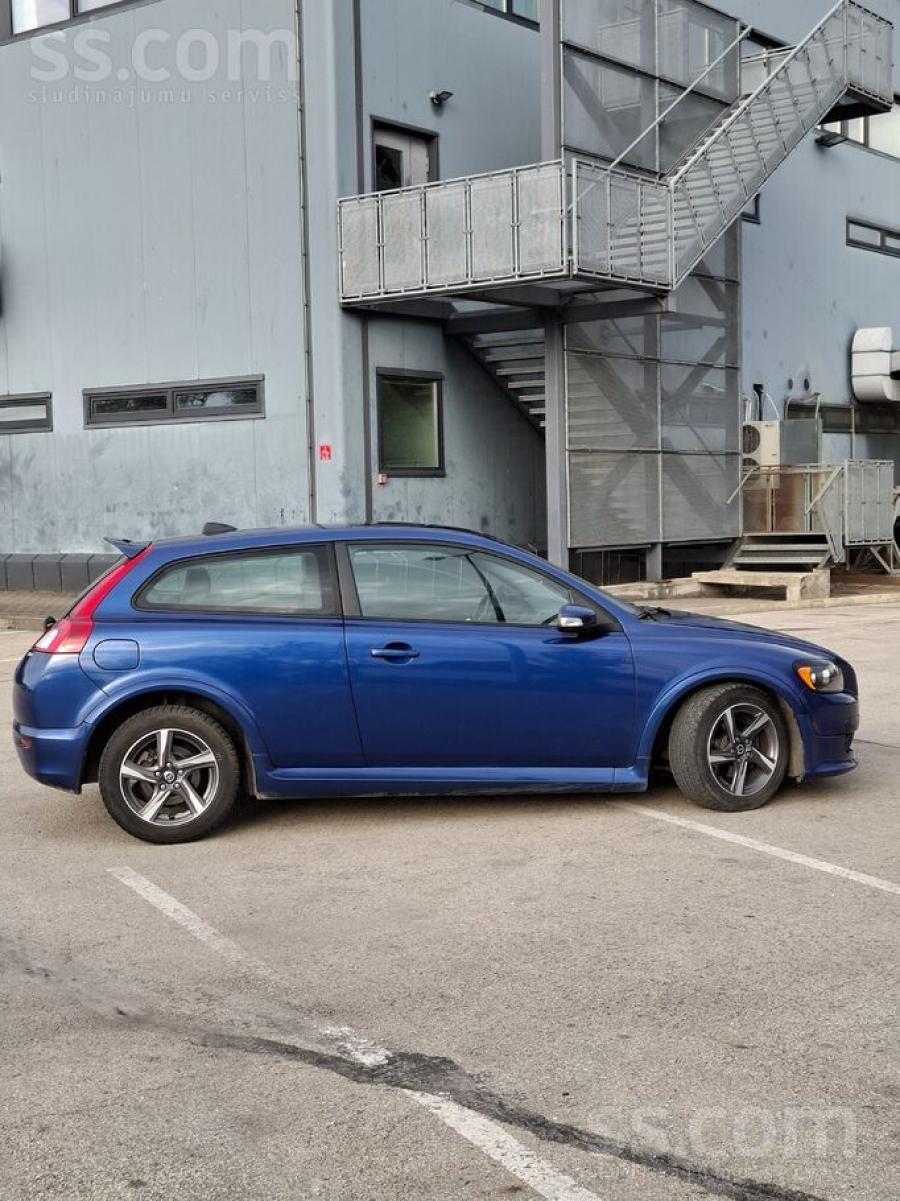 Zils Volvo C30 2007 Rīga, ar dzinēja tilpumu 2.00 L un nobraukumu 342 tūkst. km par 2300 €, foto 5 vietnē AUTOMOTO.COM.LV