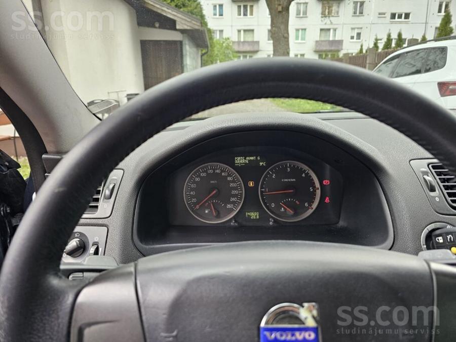Blue Volvo C30 2007 in Riga, with an engine capacity of 1.60 L and mileage of 341 thousand km for 2200 €, photo 9 on AUTOMOTO.COM.LV