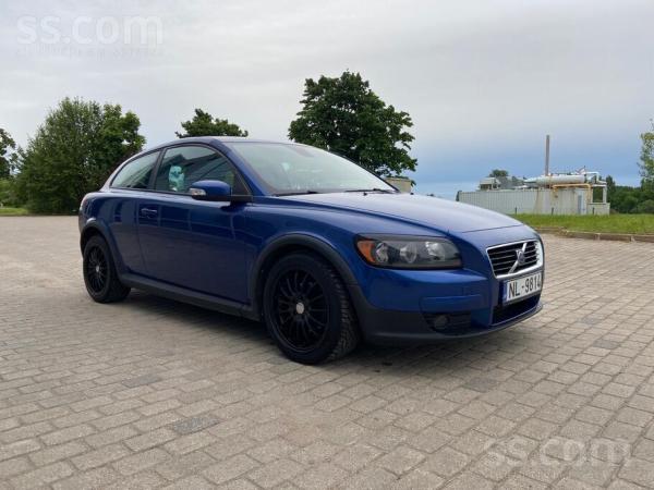 Zils Volvo C30 2007 Cēsis, ar dzinēja tilpumu 2.00 L un nobraukumu 338 tūkst. km par 2900 €, foto 3 vietnē AUTOMOTO.COM.LV