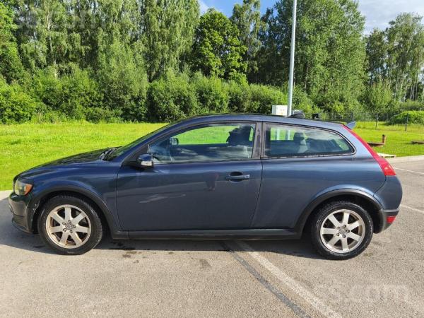 Zils Volvo C30 2007 Aizkraukle, ar dzinēja tilpumu 2.40 L un nobraukumu 299 tūkst. km par 2500 €, foto 1 vietnē AUTOMOTO.COM.LV