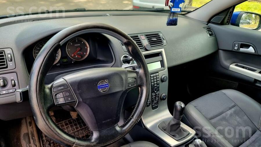 Zils Volvo C30 2007 Cēsis, ar dzinēja tilpumu 2.00 L un nobraukumu 342 tūkst. km par 2300 €, foto 19 vietnē AUTOMOTO.COM.LV