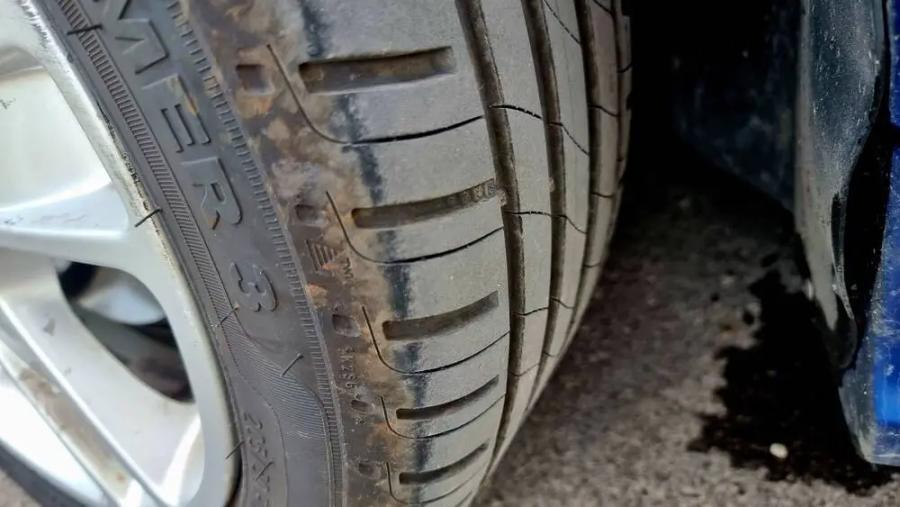 Zils Volvo C30 2007 Cēsis, ar dzinēja tilpumu 2.00 L un nobraukumu 342 tūkst. km par 2300 €, foto 17 vietnē AUTOMOTO.COM.LV