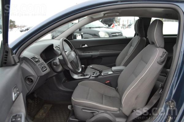 Blue Volvo C30 2008 in Riga, with an engine capacity of 1.60 L and mileage of 303 thousand km for 2390 €, photo 7 on AUTOMOTO.COM.LV