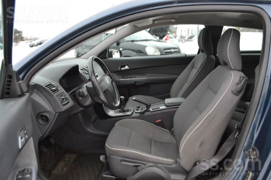 Zils Volvo C30 2008 Rīga, ar dzinēja tilpumu 1.60 L un nobraukumu 303 tūkst. km par 2390 €, foto 7 vietnē AUTOMOTO.COM.LV