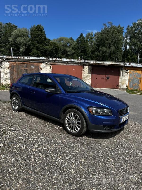 Blue Volvo C30 2009 in Riga, with an engine capacity of 1.60 L and mileage of 276 thousand km for 2800 €, photo 1 on AUTOMOTO.COM.LV