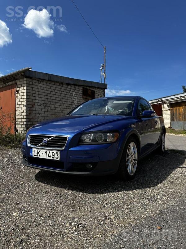 Blue Volvo C30 2009 in Riga, with an engine capacity of 1.60 L and mileage of 276 thousand km for 2800 €, photo 2 on AUTOMOTO.COM.LV