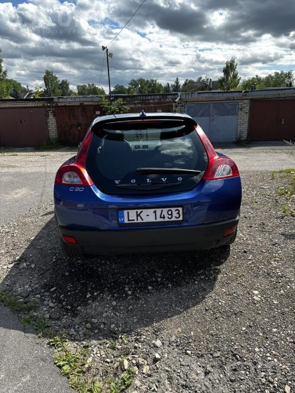 Blue Volvo C30 2009 in Riga, with an engine capacity of 1.60 L and mileage of 276 thousand km for 2800 €, photo 6 on AUTOMOTO.COM.LV