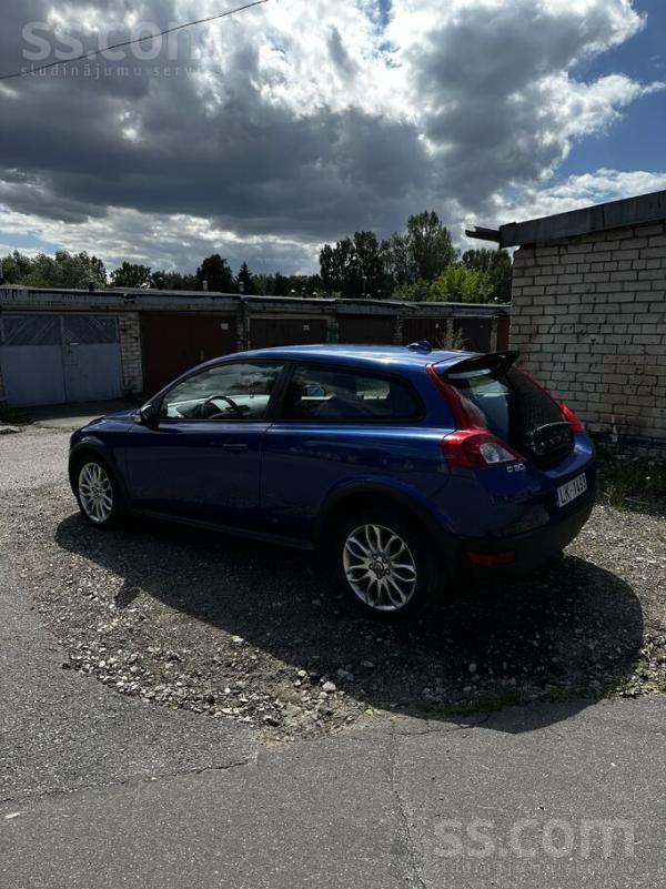 Zils Volvo C30 2009 Rīga, ar dzinēja tilpumu 1.60 L un nobraukumu 276 tūkst. km par 2400 €, foto 2 vietnē AUTOMOTO.COM.LV