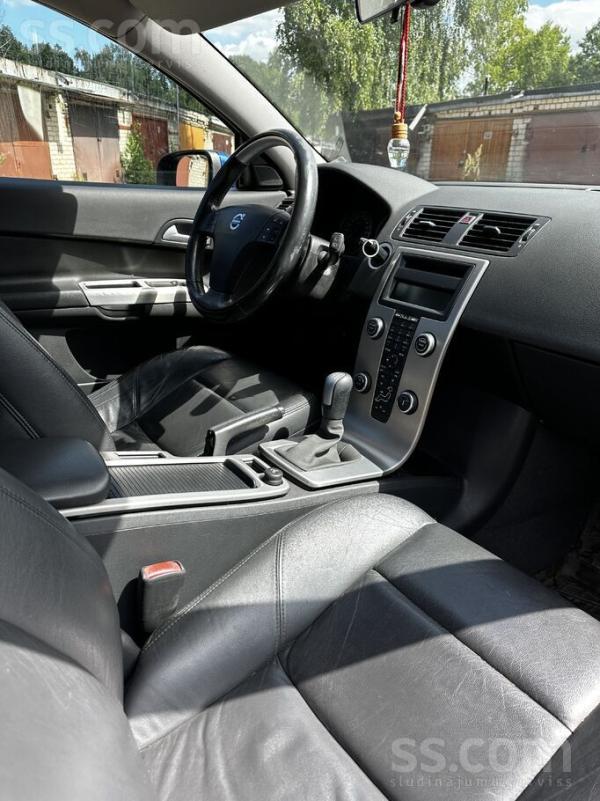 Zils Volvo C30 2009 Rīga, ar dzinēja tilpumu 1.60 L un nobraukumu 276 tūkst. km par 2400 €, foto 5 vietnē AUTOMOTO.COM.LV