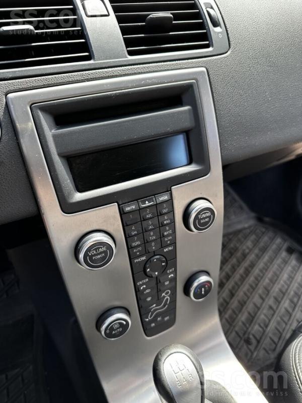 Zils Volvo C30 2009 Rīga, ar dzinēja tilpumu 1.60 L un nobraukumu 276 tūkst. km par 2400 €, foto 8 vietnē AUTOMOTO.COM.LV