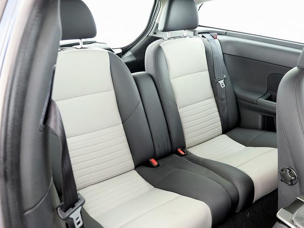 Blue Volvo C30 2009 in Tallinn, with an engine capacity of 2.00 L and mileage of 173 thousand km for 2499 €, photo 8 on AUTOMOTO.COM.LV