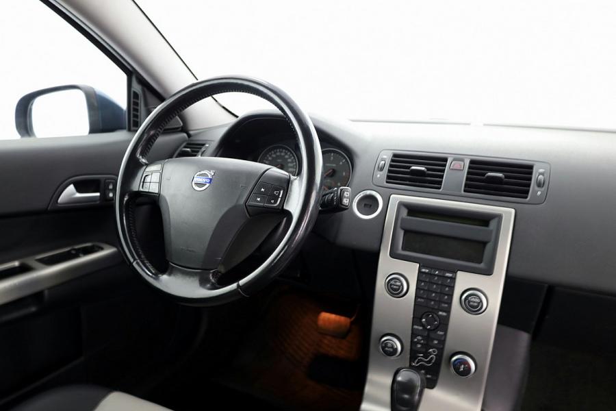 Blue Volvo C30 2009 in Tallinn, with an engine capacity of 2.00 L and mileage of 173 thousand km for 2499 €, photo 13 on AUTOMOTO.COM.LV