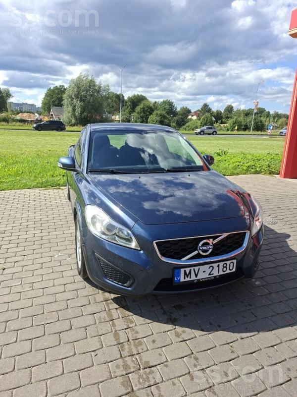 Blue Volvo C30 2010 in Ogre, with an engine capacity of 1.60 L and mileage of 357 thousand km for 2900 €, photo 1 on AUTOMOTO.COM.LV