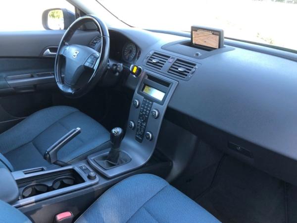 Zils Volvo C30 2011 Rīga, ar dzinēja tilpumu 1.60 L un nobraukumu 214 tūkst. km par 5950 €, foto 8 vietnē AUTOMOTO.COM.LV