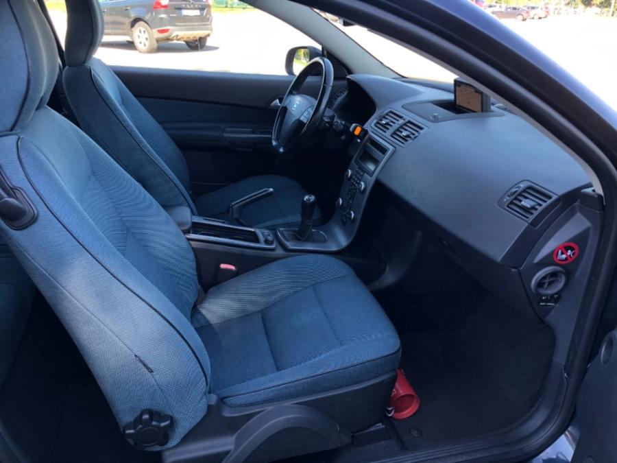 Zils Volvo C30 2011 Rīga, ar dzinēja tilpumu 1.60 L un nobraukumu 214 tūkst. km par 5950 €, foto 11 vietnē AUTOMOTO.COM.LV