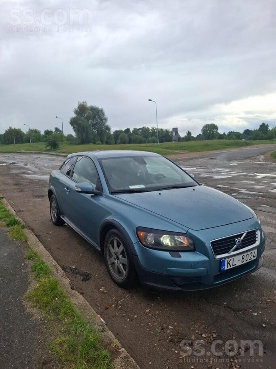 Blue Volvo C30 2007 in Riga, with an engine capacity of 2.40 L and mileage of 269 thousand km for 2500 €, photo 1 on AUTOMOTO.COM.LV