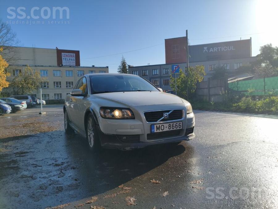 Brūns Volvo C30 2007 Rīga, ar dzinēja tilpumu 2.40 L un nobraukumu 319 tūkst. km par 3450 €, foto 2 vietnē AUTOMOTO.COM.LV