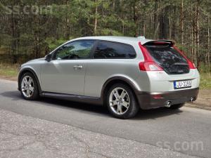 Brūns Volvo C30 2007 Rīga, ar dzinēja tilpumu 2.40 L un nobraukumu 318 tūkst. km par 2400 €, foto 4 vietnē AUTOMOTO.COM.LV