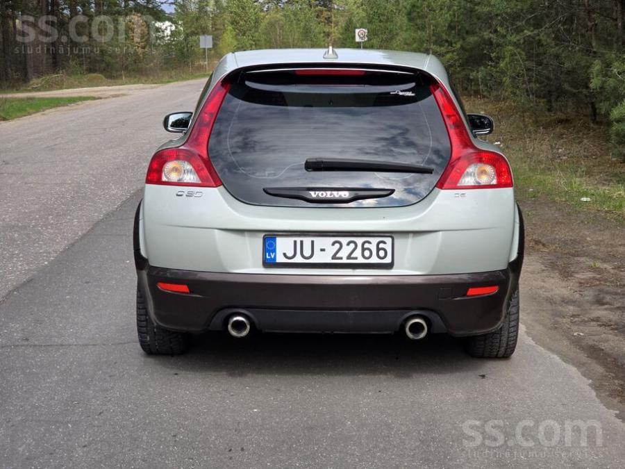 Brūns Volvo C30 2007 Rīga, ar dzinēja tilpumu 2.40 L un nobraukumu 318 tūkst. km par 2400 €, foto 5 vietnē AUTOMOTO.COM.LV