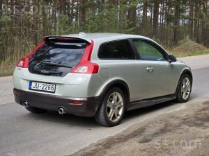 Brūns Volvo C30 2007 Rīga, ar dzinēja tilpumu 2.40 L un nobraukumu 318 tūkst. km par 2400 €, foto 6 vietnē AUTOMOTO.COM.LV