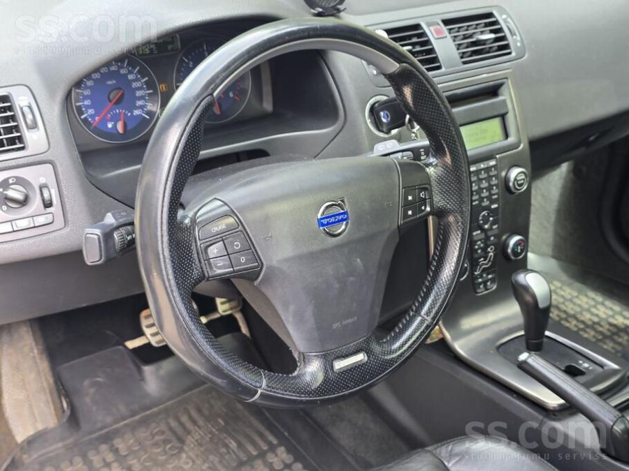 Brūns Volvo C30 2007 Rīga, ar dzinēja tilpumu 2.40 L un nobraukumu 318 tūkst. km par 2400 €, foto 8 vietnē AUTOMOTO.COM.LV