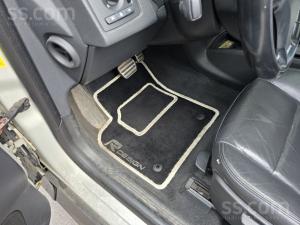 Brūns Volvo C30 2007 Rīga, ar dzinēja tilpumu 2.40 L un nobraukumu 318 tūkst. km par 2400 €, foto 10 vietnē AUTOMOTO.COM.LV