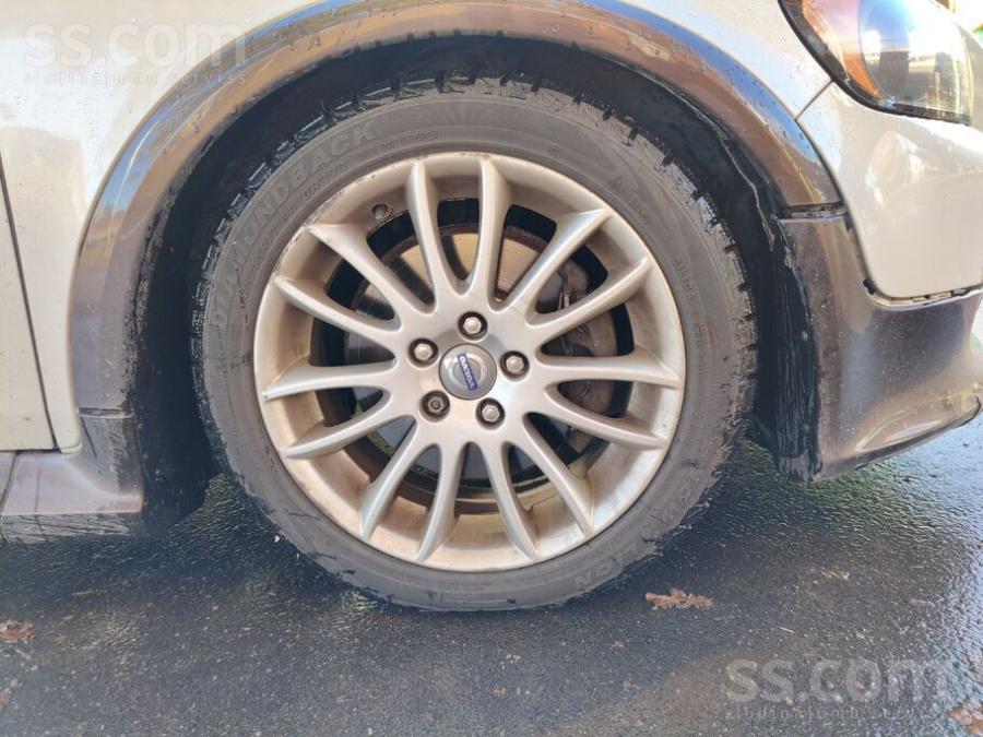 Brūns Volvo C30 2007 Rīga, ar dzinēja tilpumu 2.40 L un nobraukumu 319 tūkst. km par 3100 €, foto 6 vietnē AUTOMOTO.COM.LV