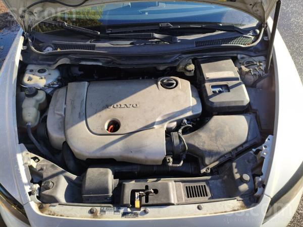 Brūns Volvo C30 2007 Rīga, ar dzinēja tilpumu 2.40 L un nobraukumu 319 tūkst. km par 3100 €, foto 6 vietnē AUTOMOTO.COM.LV