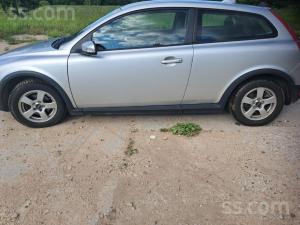 Volvo C30 2007 in Valmiera, with an engine capacity of 1.60 L and mileage of 314 thousand km for 1850 €, photo 3 on AUTOMOTO.COM.LV