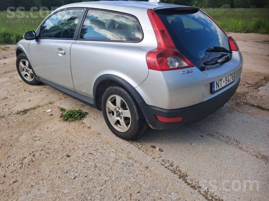 Volvo C30 2007 in Valmiera, with an engine capacity of 1.60 L and mileage of 314 thousand km for 1850 €, photo 4 on AUTOMOTO.COM.LV