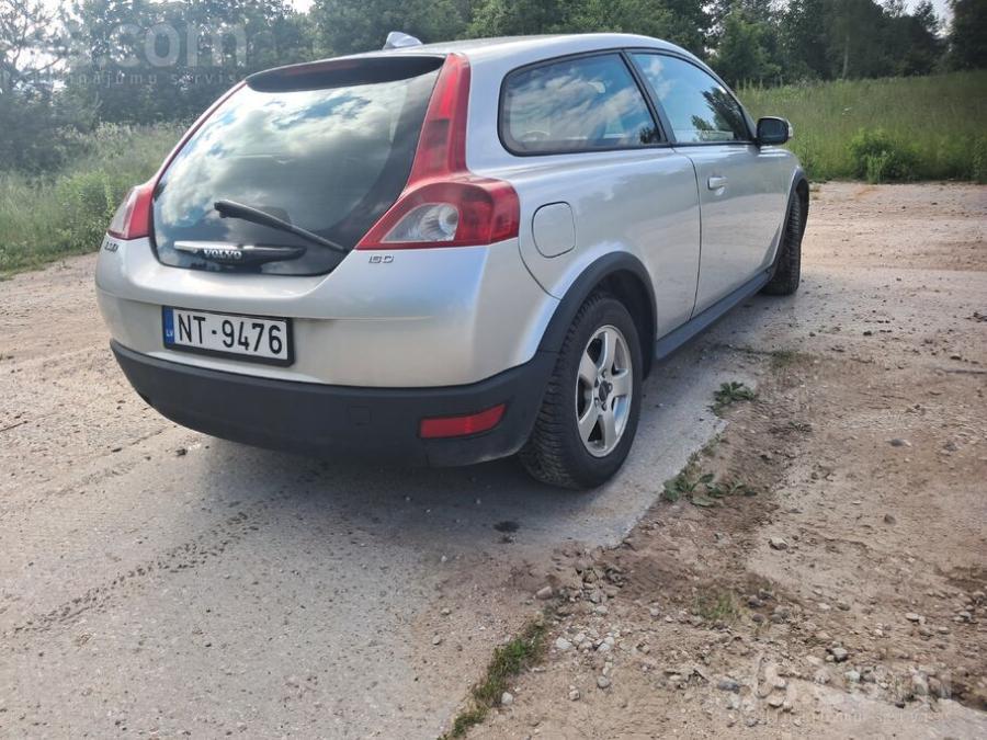 Volvo C30 2007 in Valmiera, with an engine capacity of 1.60 L and mileage of 314 thousand km for 1850 €, photo 6 on AUTOMOTO.COM.LV
